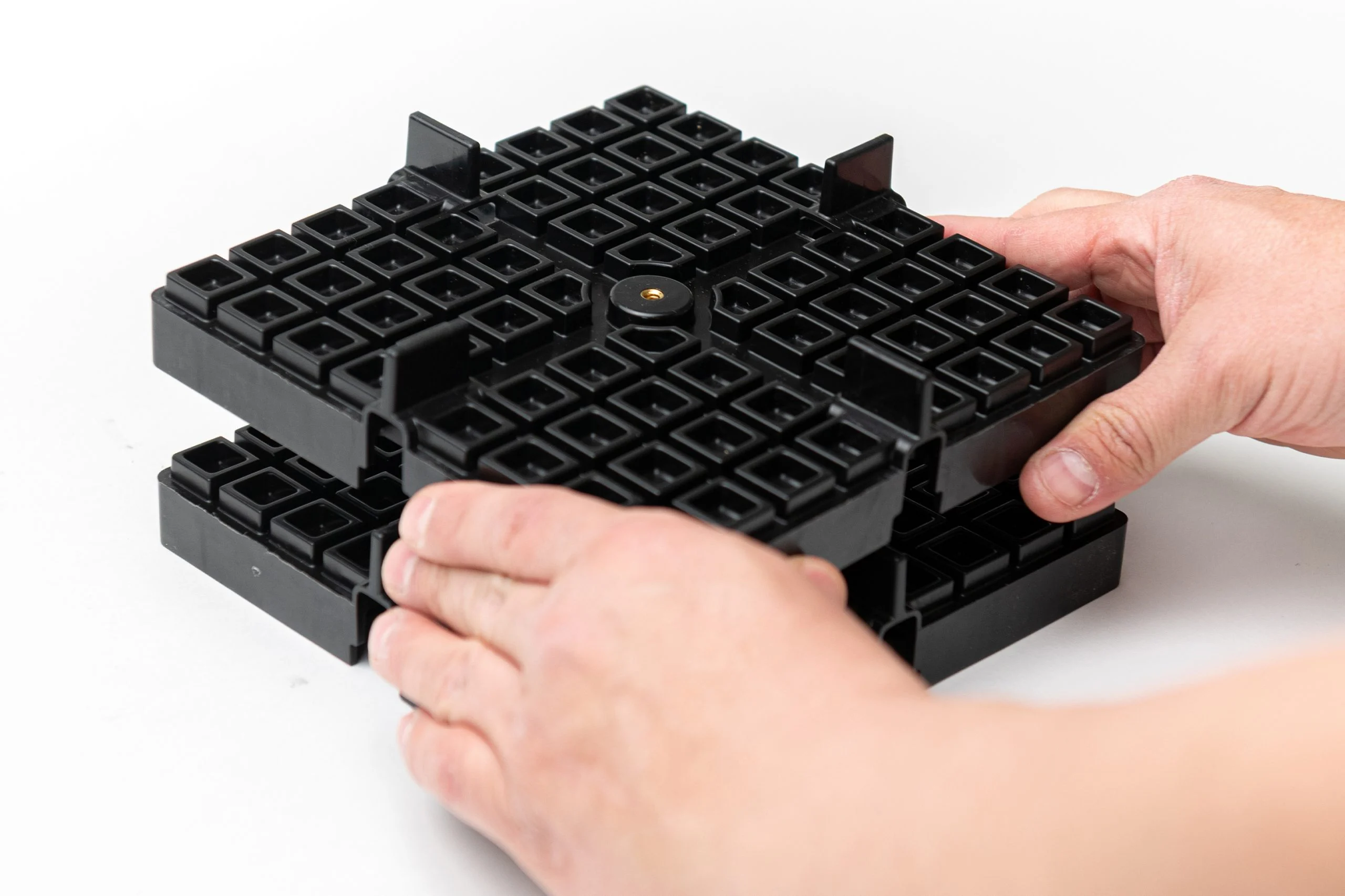 SkyView™ Low-Profile Wind Uplift Waffles | Unilock Commercial
